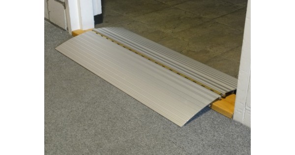 Drempelhulp of drempelbrug voor binnen | Hulpmiddelenshop.nl